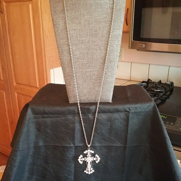 Unk | Jewelry | Beautiful Rhinestone Cross On Silver Chain | Poshmark
